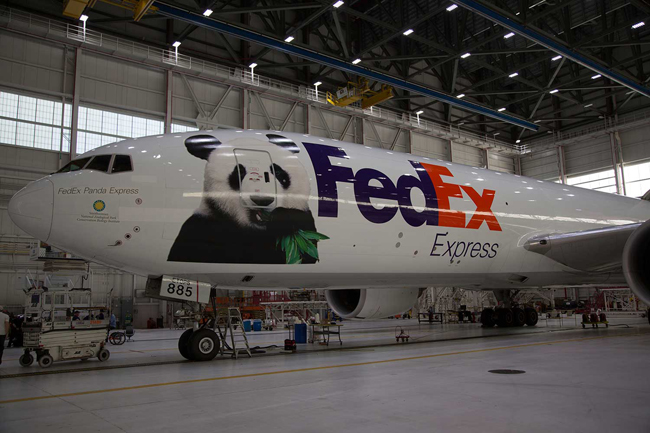 “Contents: One Panda” - FedEx transports giant panda Bao Bao from USA ...
